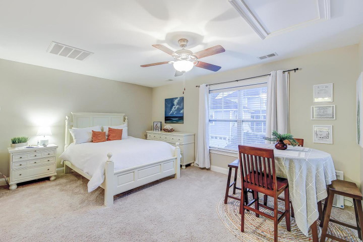 Southern Charm Getaway - Charleston, SC