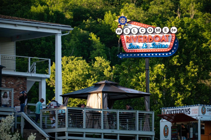 Riverboat Inn & Suites - Indiana