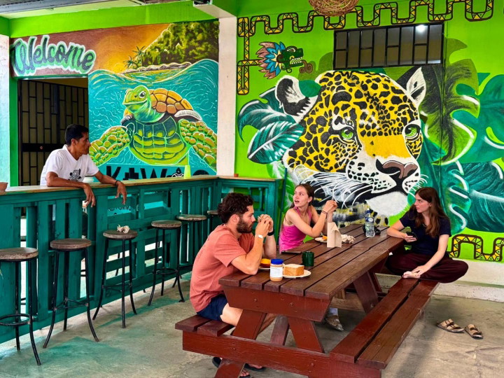 Kawoq Hostel - Belize