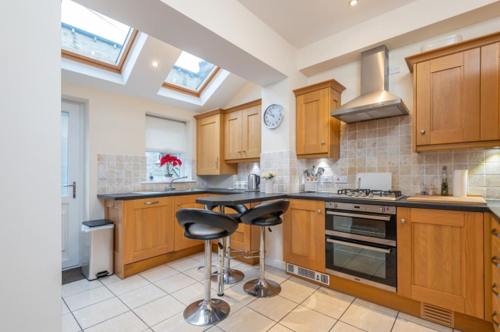 Sleeps 5 - 3 Bedrooms - Walk To The Square Hosted Happy Valley Cast - Todmorden