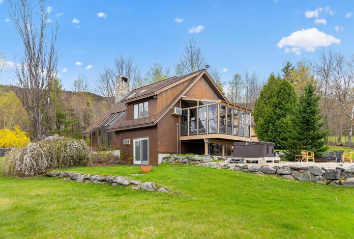 Summer Hot Tub Getaway - New Hampshire (State)