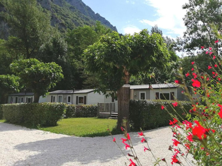 Mobil-home 6 Pers Avec Terrasse à Axat - Api-1-52-973 - Quillan