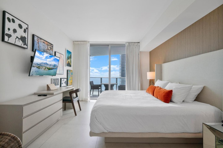 15th-floor Luxury 1br At Lyfe Resort With Ocean View - Aventura