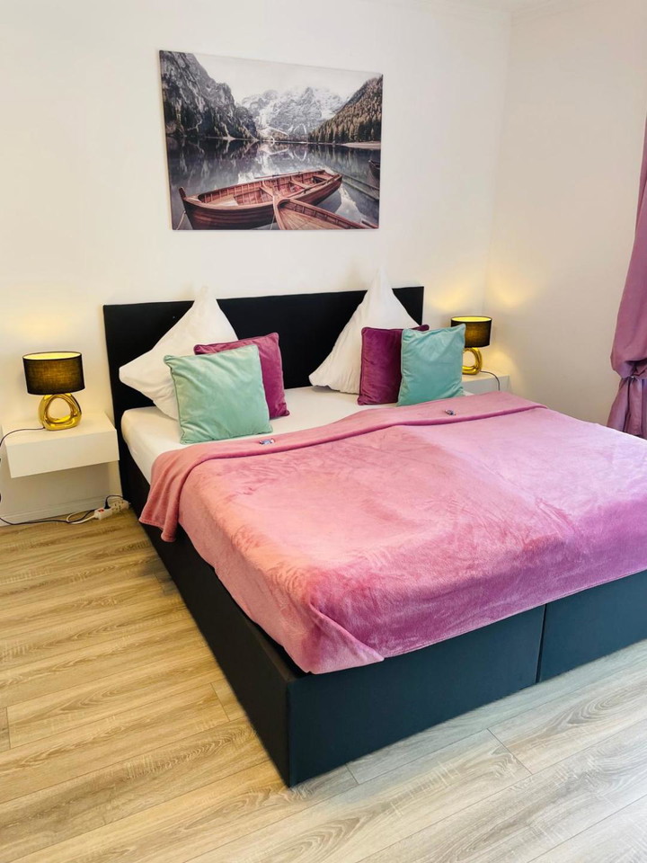 Prime Host Balcony Apartment - Karlsruhe