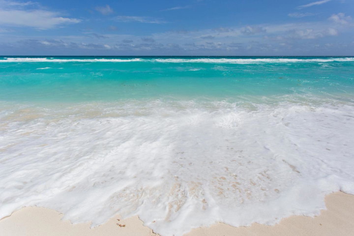 Large House - Walking To Beach - 10 Guests! - Cancún