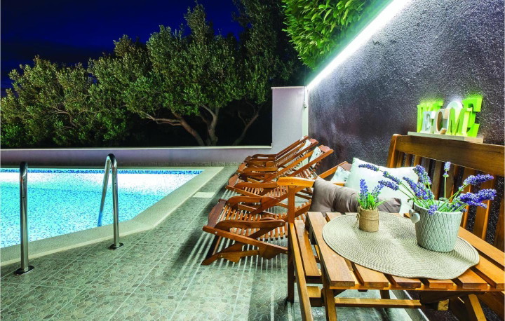 Nice Home In Omis With Sauna - Omiš