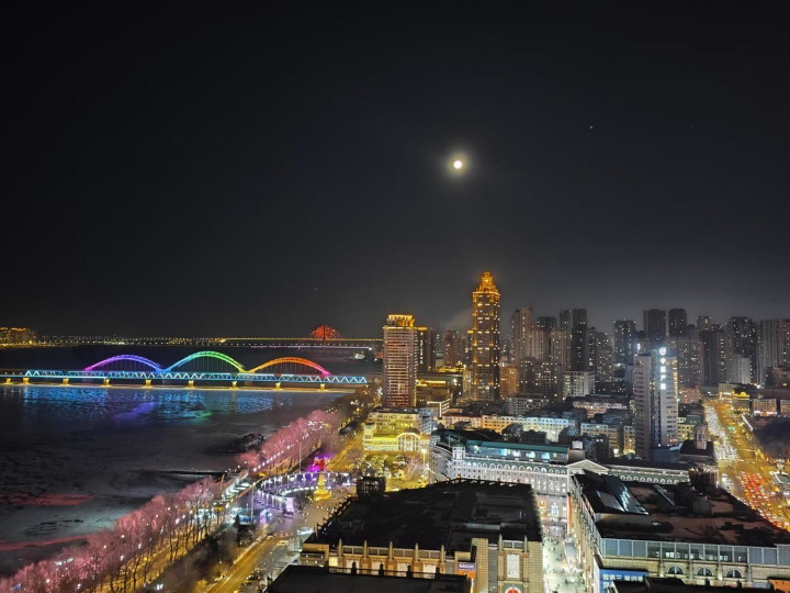 比邻中央大街江景公寓 楼下松花江 索道 地铁 防洪纪念塔 - Harbin