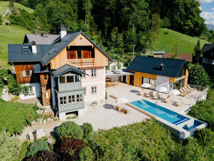 Villa Flora - A Scene For All Seasons - Hallstatt