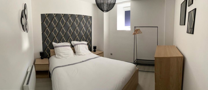Résidence Avec Un T3 Un T2 Et Un Studio En Centre Ville D Argeles-gazost - Hautes-Pyrénées