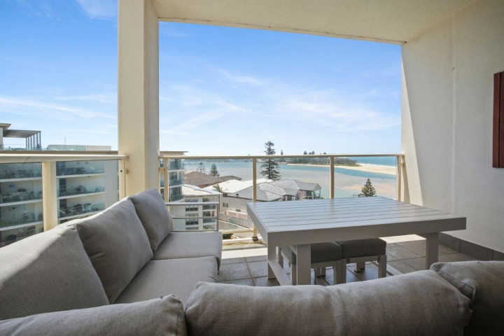Ocean Views Unit 22 - The Entrance - The Entrance