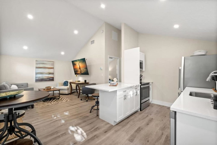 New! Soho Suite, Steps To S Howard Ave - Tampa, FL