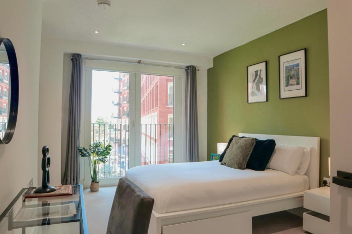 Luxury 2 Bed Apartment Vauxhall, Balcony, Sleeps 6, Central London - Open For Business Stays, Long Stays, Families Relocating - Bromley