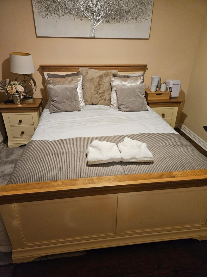 Elite Room At New Forest Village - Leeds