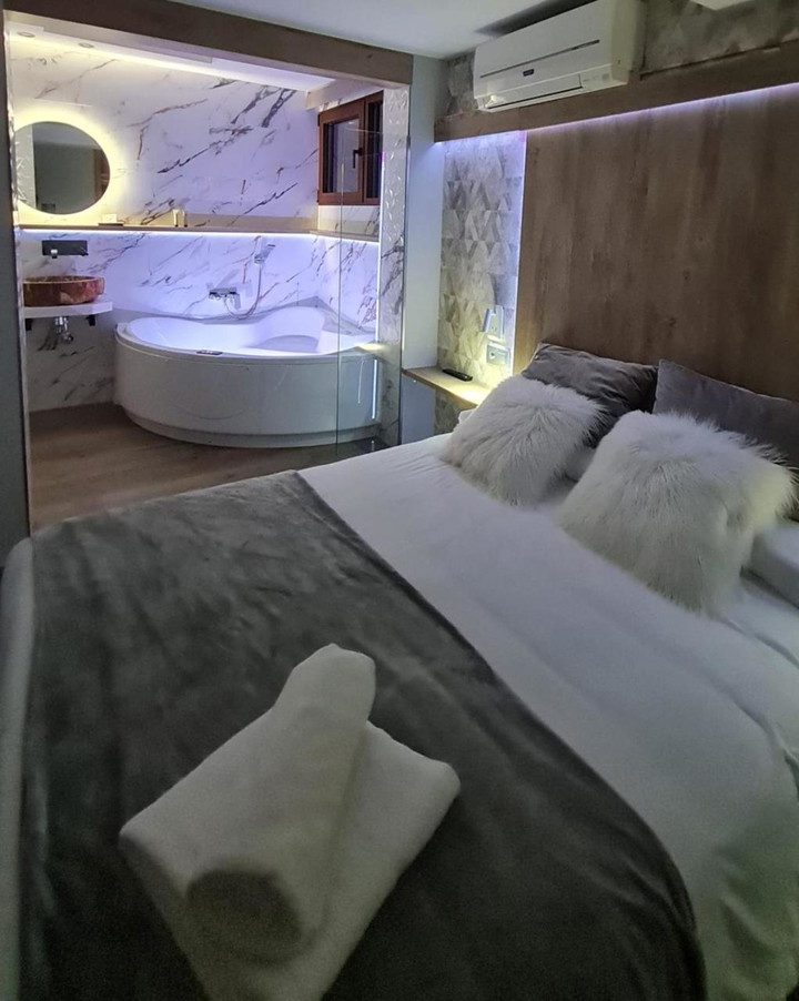 Apartamentos Los Robles - Alcalá del Júcar