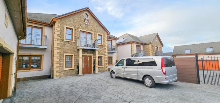 St Martins 12 Bedroom House - Tranent - North Berwick