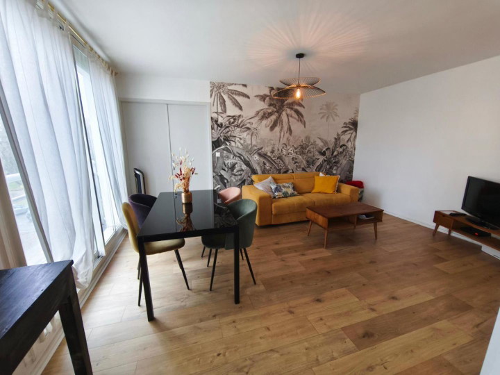 Appartement Lumineux Avec Parking Gratuit, Accès Lyon Rapide - Sathonay-Camp