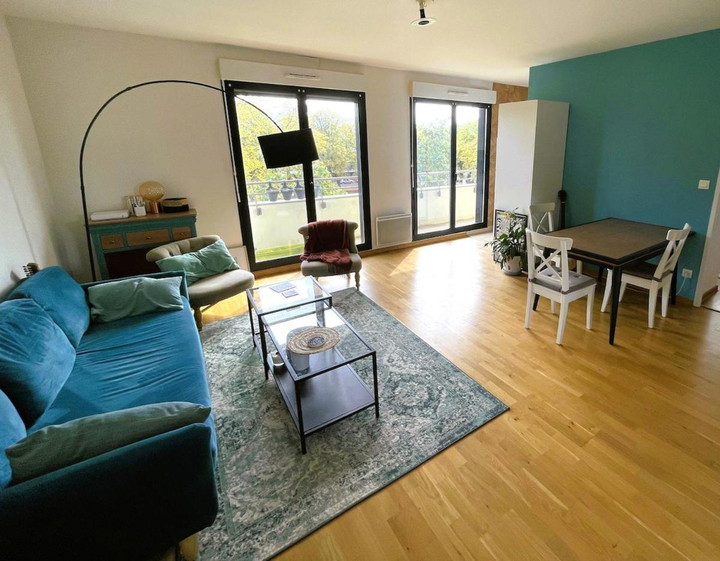 2 Bedroom Apartment, Close To Downtown & Train Station - Olivet