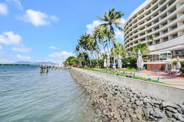 1007 Harbour Lights With Ocean Views - Cairns