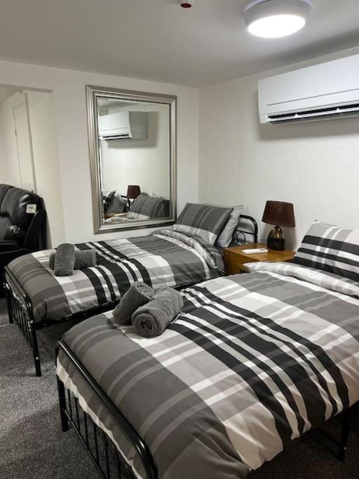 Studio Flat Twin - Town Centre - Merthyr Tydfil