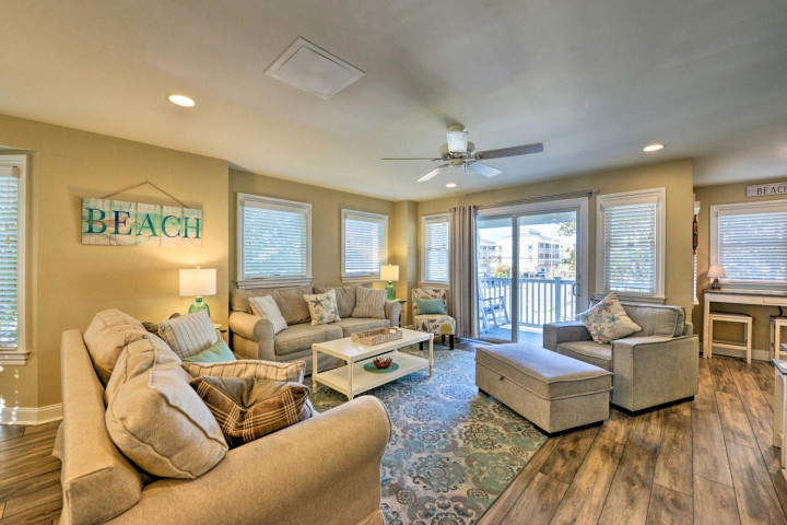 Wildwood Townhome W/ Patio: 1 Block To The Beach! - Wildwood, NJ