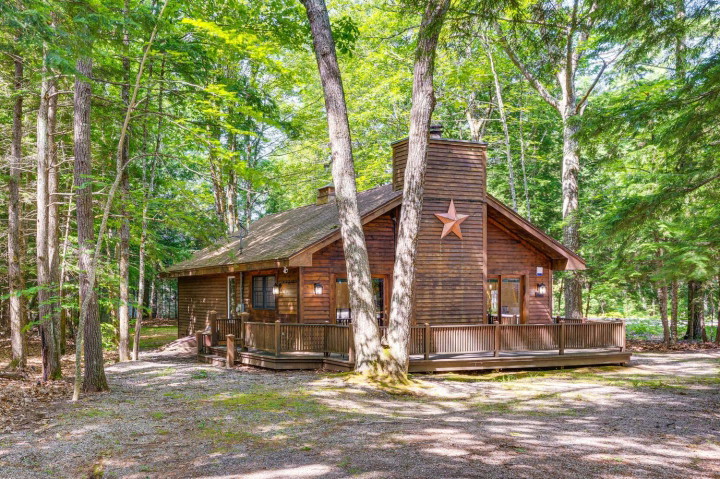 Near Beach & Trails! Lake Winnipesaukee Cabin - New Hampshire (State)
