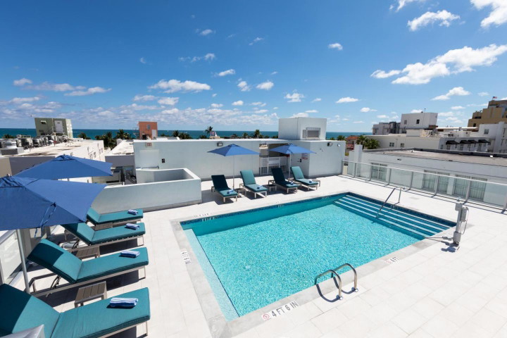 Penguin Hotel - Miami, FL