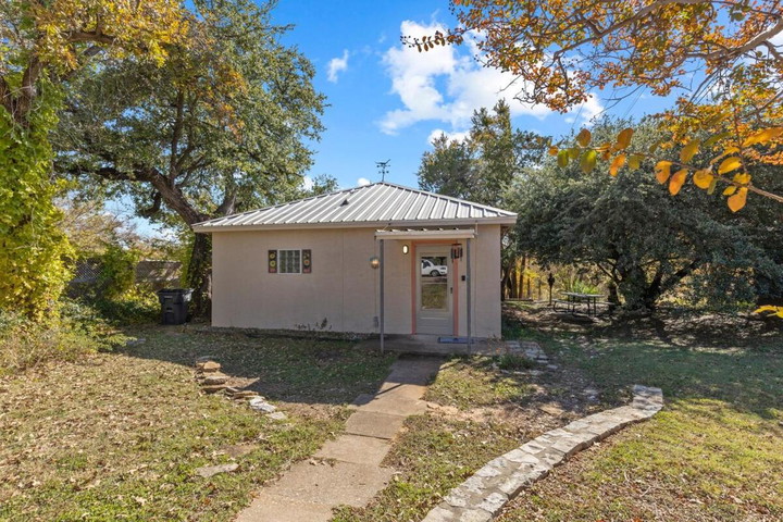 Villa 101, Scenic River View From Patio - Glen Rose, TX