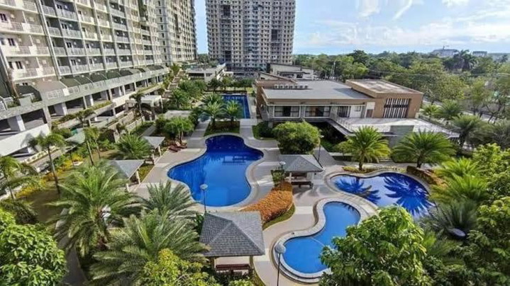 Verdon Parc 2 Bedroom Unit With Big Balcony - Davao City