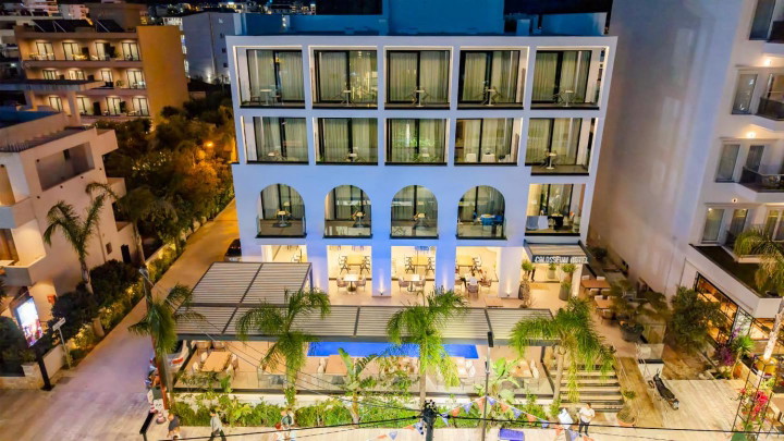 Colosseum Hotel - Ksamil