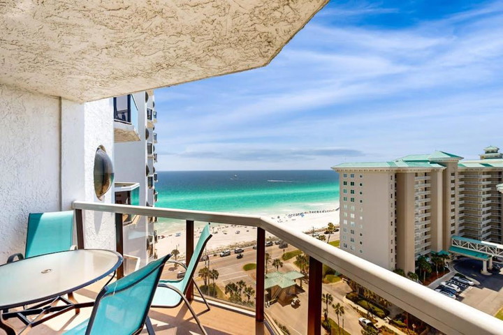 Cozy Coastal Condo With Balcony Beach Views & Resort Pool - Miramar Beach, FL
