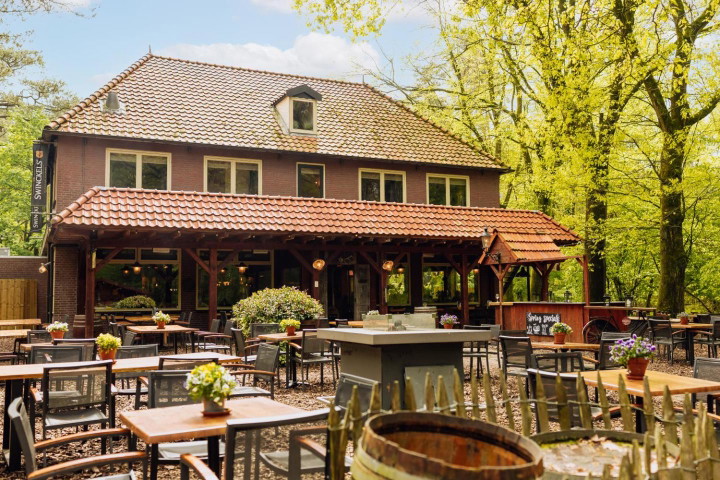 Hotel & Restaurant Meneer Van Eijck - ティルブルフ