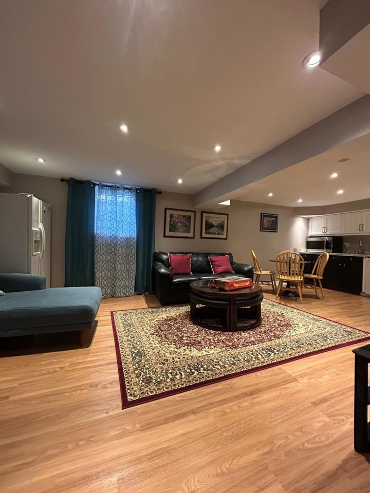 2 Bedroom 1 Bathroom Basement Suite - Markham
