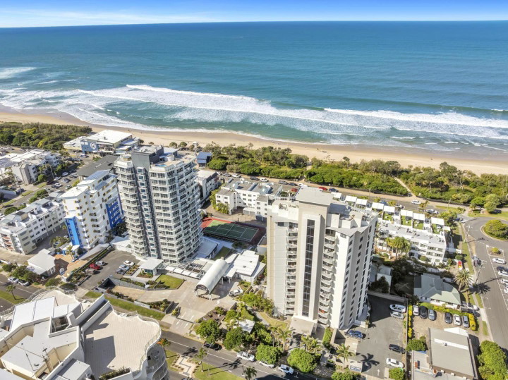 Camargue Beachfront Apartments - Maroochydore