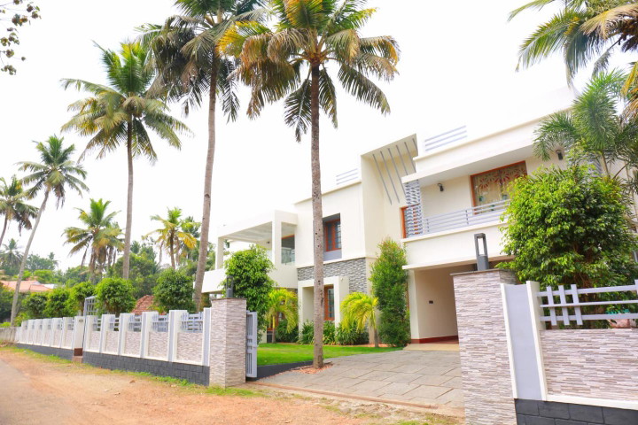 Shamrock Home Stay (5-bedroom Bungalow) - 