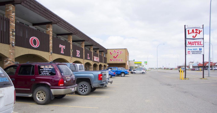 Lazy J Motel - Alberta