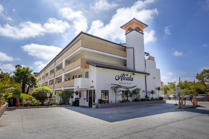 The Alcala Hotel Mission Valley Free Breakfast - San Diego, CA