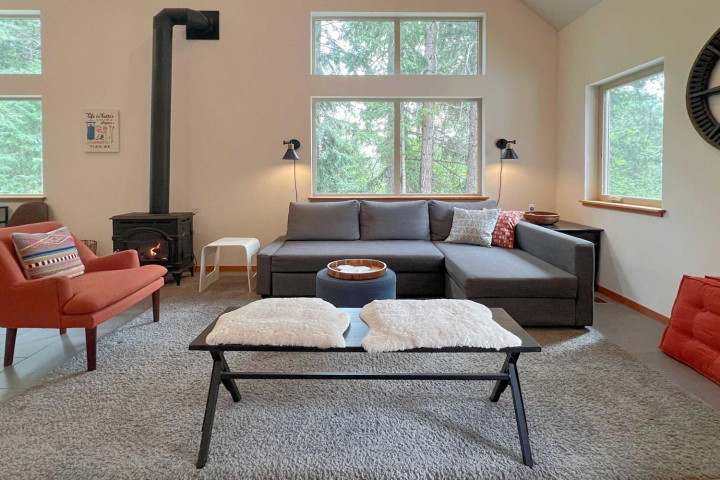 Modern Beaver Valley Cabin W/ Hot Tub & Games! - Plain, WA