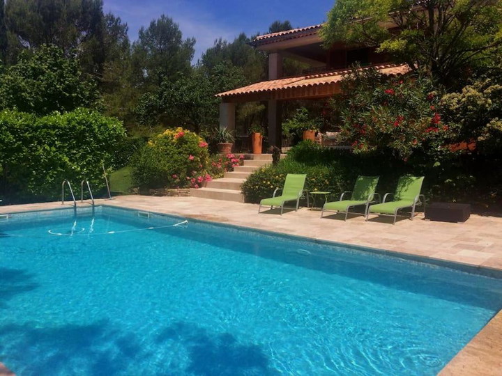Appartement T3 Dans Propriété De 5000m2 Avec Piscine - Venelles