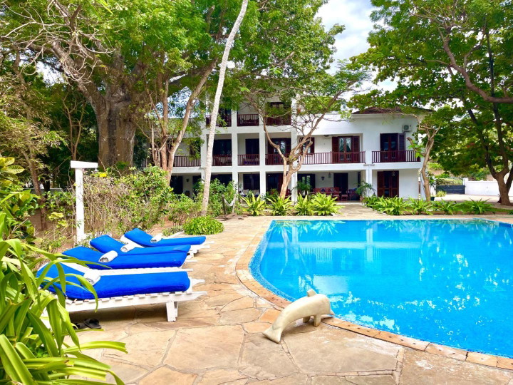 Vita's Beach House - Diani Beach