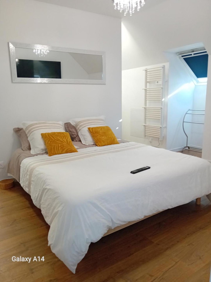 Chambre, Salle De Bain, Toilette, Salon Privatif - Basse-Normandie