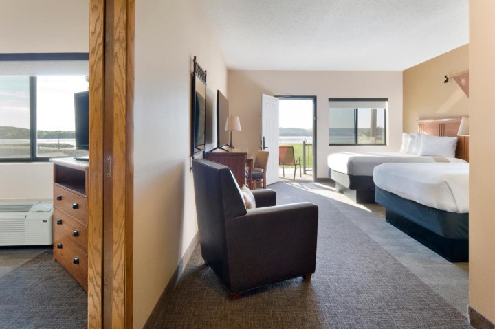 Cedar Shore Resort - South Dakota