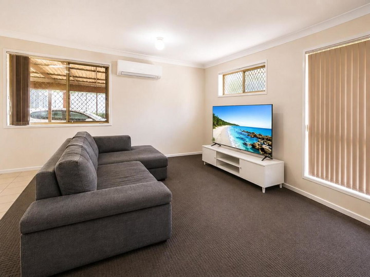 Entire 3br Home 3 Queen Beds, Garage & Fenced - Brisbane