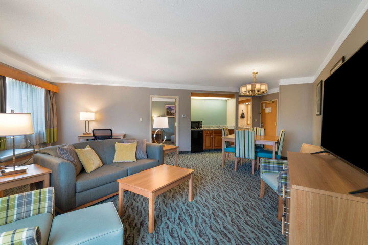 Best Western Plus Executive Court Inn & Conference Center - 맨체스터
