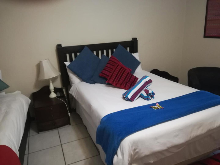 Harties Double Bed 2 Sleeper Room With Shower - Hartbeespoort