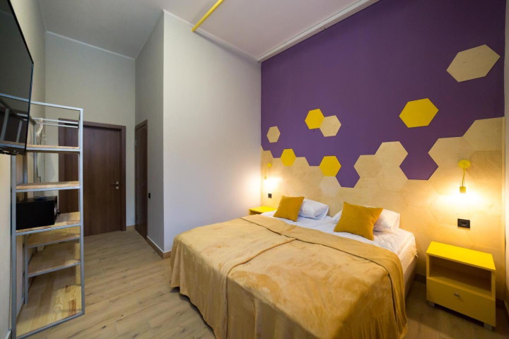 Hotel Bee Station - Вышгород