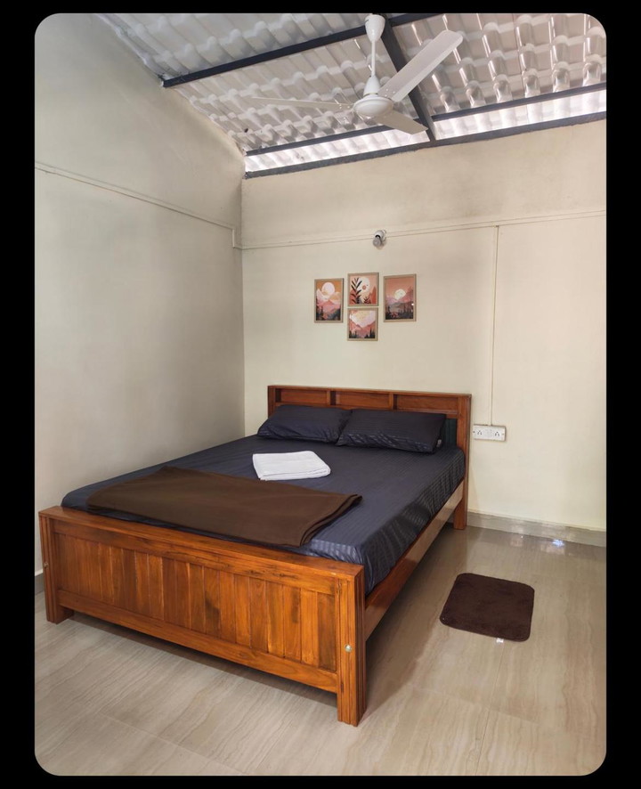 Knowwhere Backpackers Hostel - Gokarna