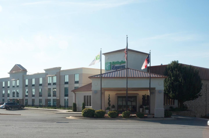 Holiday Inn Express Hickory - Hickory Mart By Ihg - Hickory, NC
