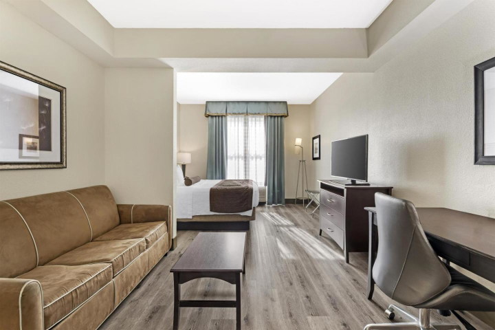 Best Western Plus Chain Of Lakes Inn & Suites - Leesburg, FL