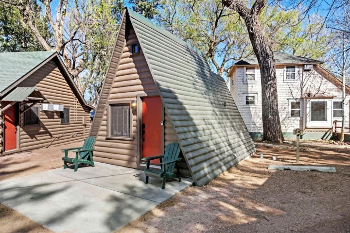 Rustic A-frame Cabins With Modern Amenities Near Garden Of The Gods In Colorado Springs, Colorado - Colorado Springs, CO