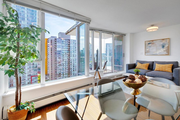 Modern Luxury 2br Residence In The Downtown Core! Prime Location - Richmond